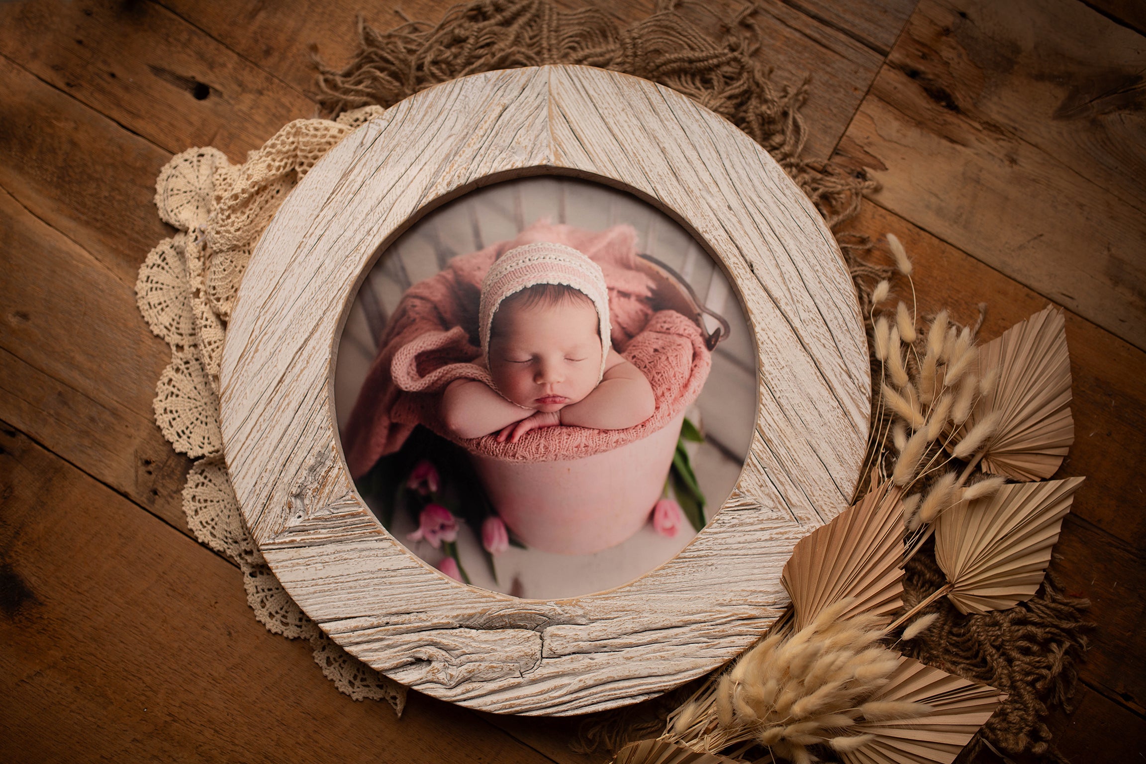 The Barnwood - Round – Luneberry Frames